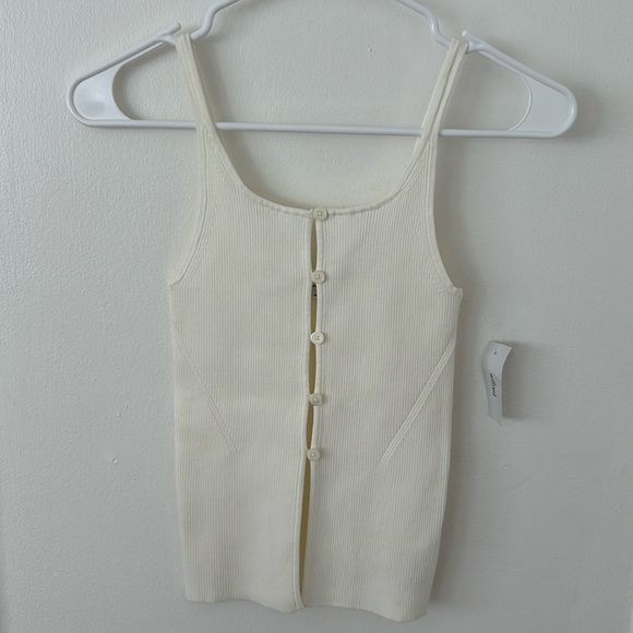Aritzia | Tops | Aritzia Top | Poshmark